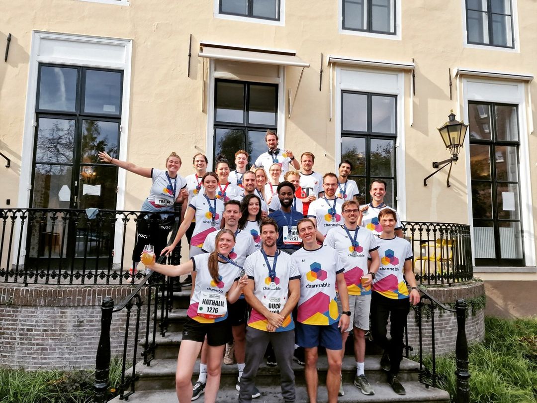 Channable Rockt Singelloop met Gepersonaliseerde Hardloopsokken ...